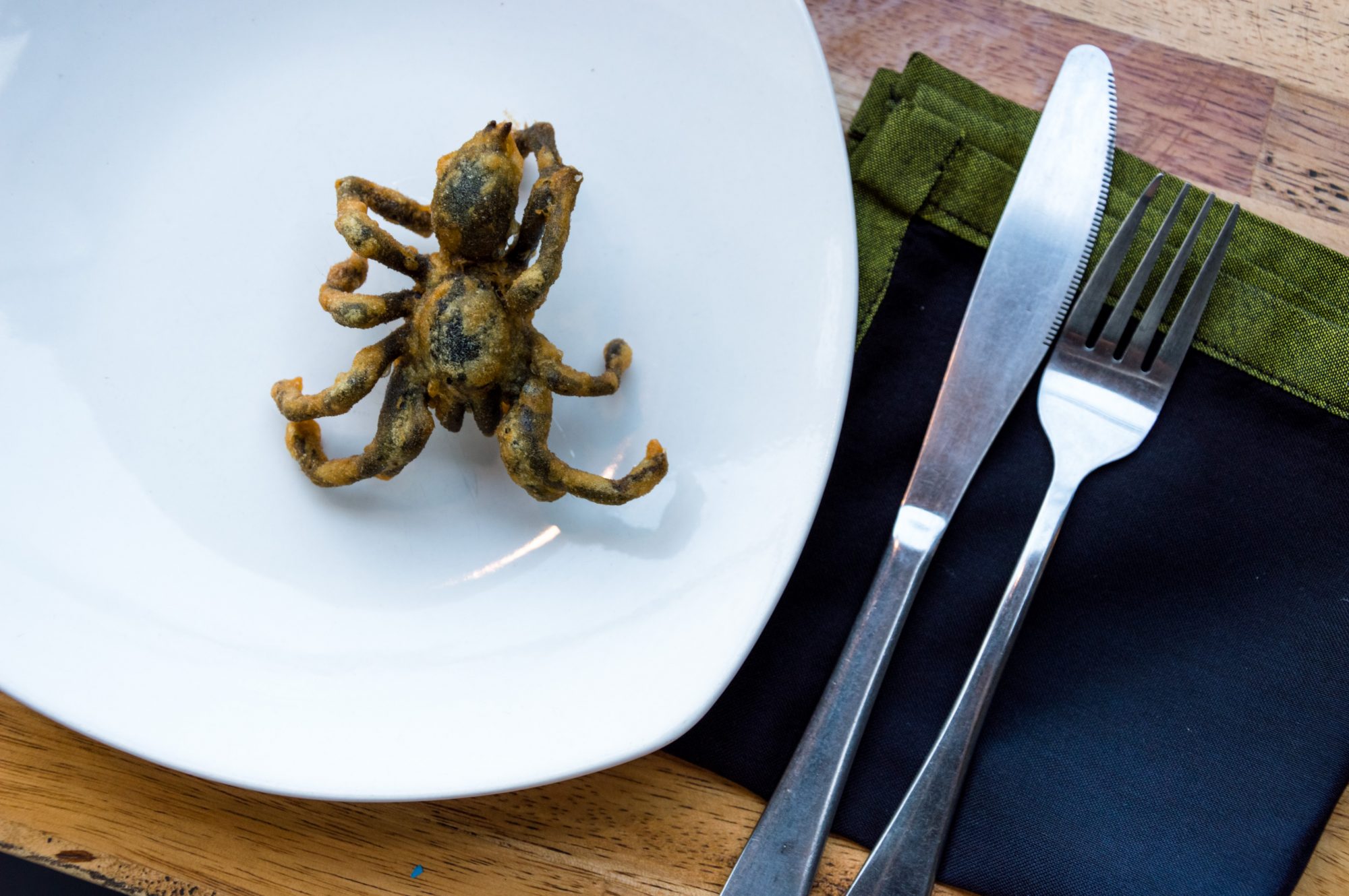 How to eat tarantula in Cambodia - a complete guide - 203Challenges