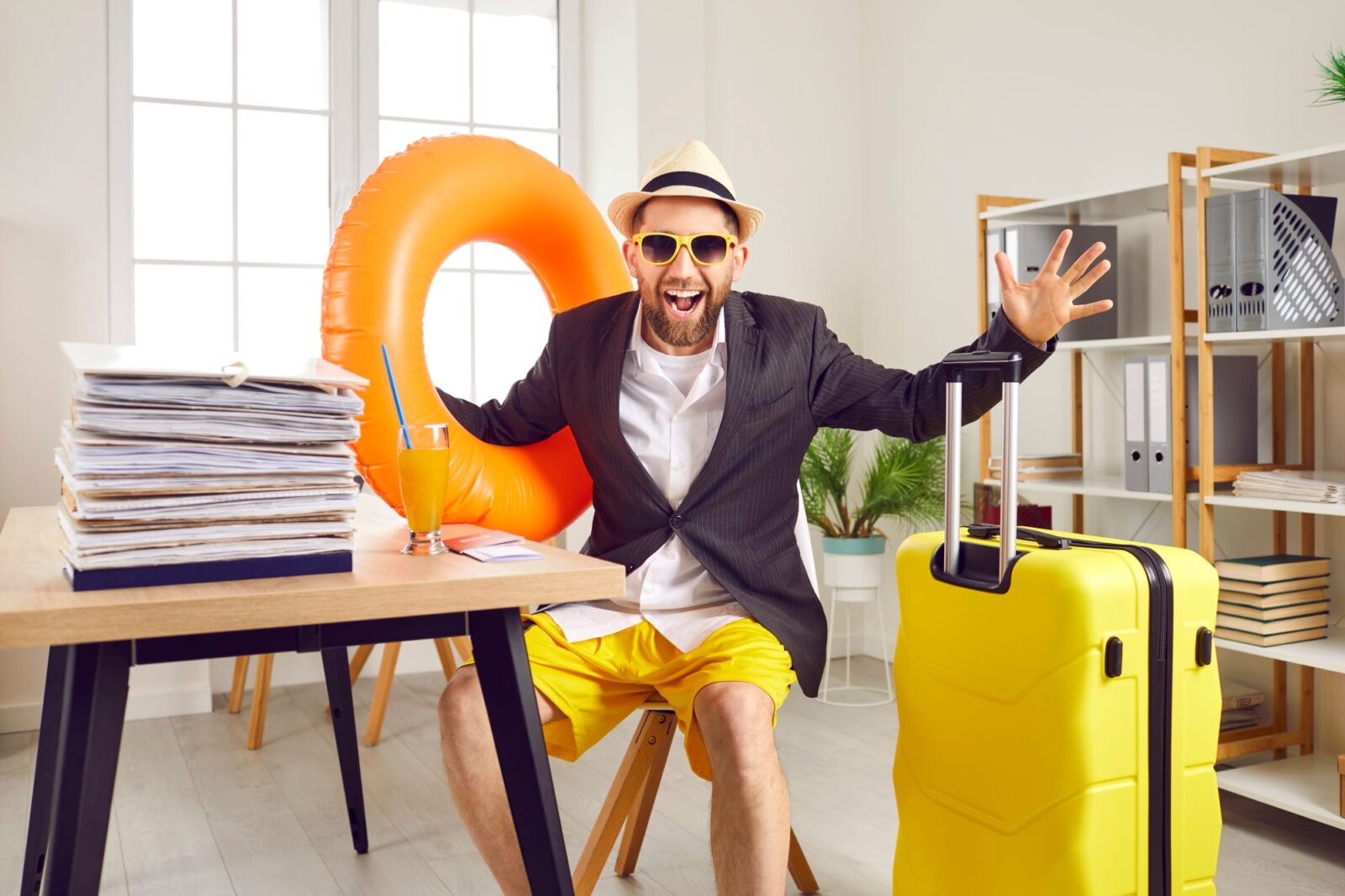 Discover These 11 Trendy Travel Bags For Your Next Weekend Getaway ...